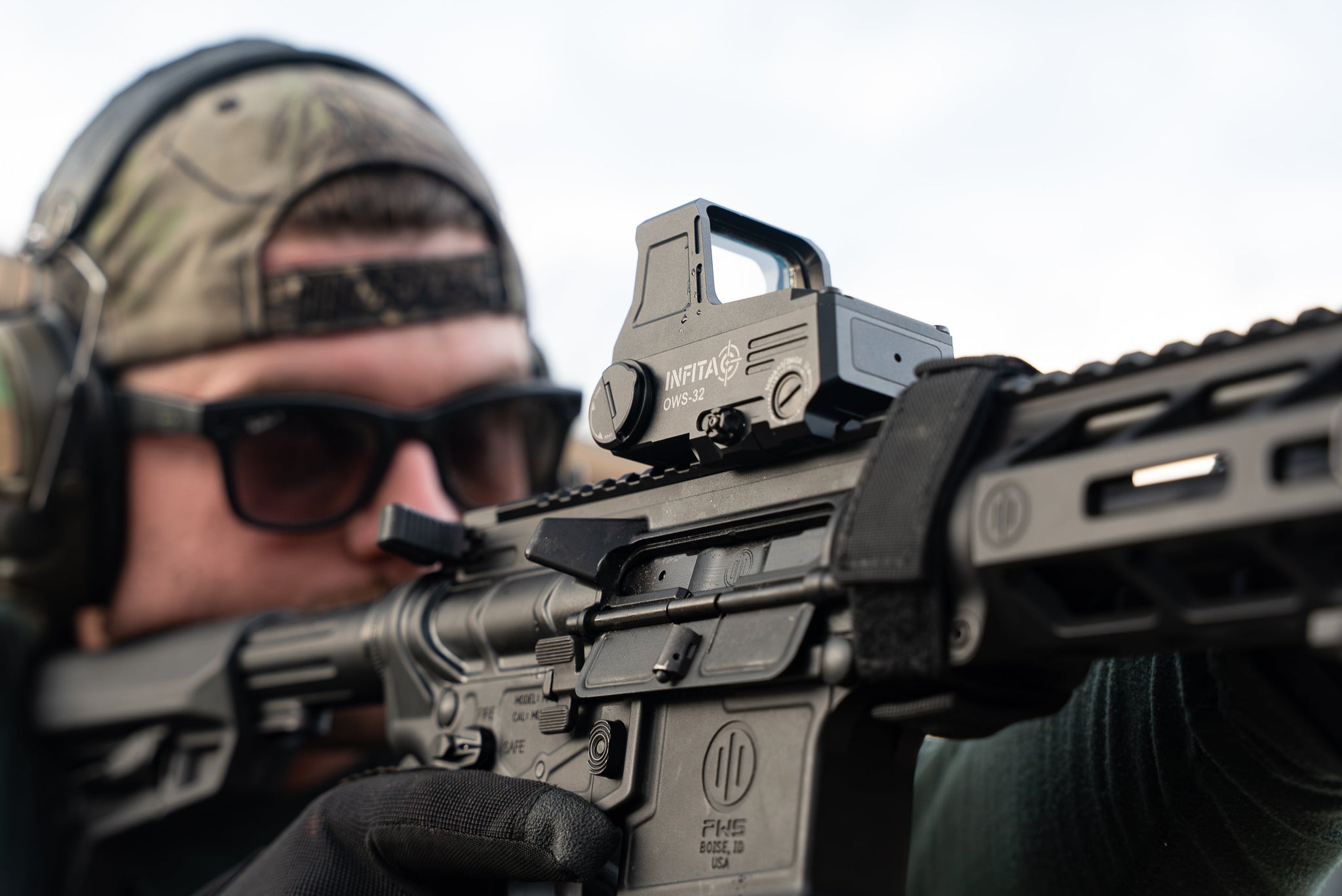 Optical Waveguide Sight: OWS-32 for Tactical Shooting